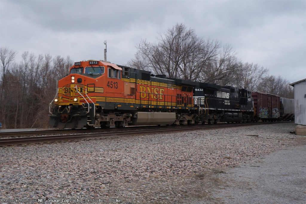 BNSF 4513